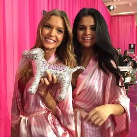 Ад аголенай Эльзы Хоск да сэлфі новых мадэляў, Victoria's Secret падпальвае Instagram 101758_28