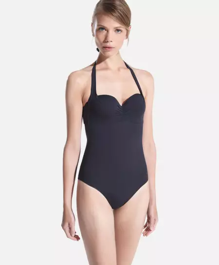 In spiaggia e in piscina, scommetti sulla moda più navy 101857_9