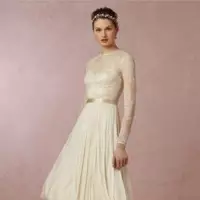 فستان دانتيل بأكمام طويلة Bhldn