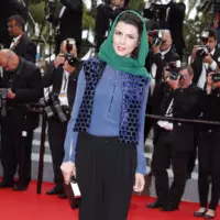 Ang hitsura ng damit ng Leila Hatami Cannes Film Festival