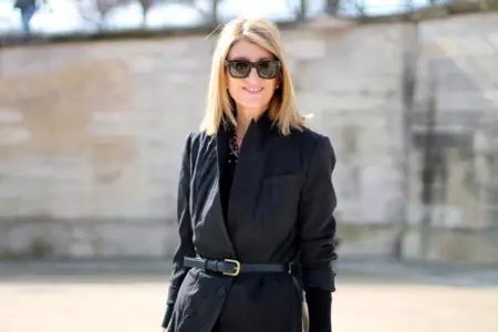 Street Style Paris Fashion Week: Anna Dello Russo is de prinsesse fan 'e strjitte 102758_23