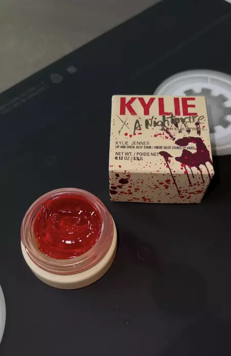 Kylie Jenner Kozmetik Cadılar Bayramı 2021 06