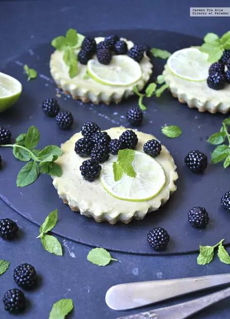 Krema Avocado Lime Fromaĝo Tartlets