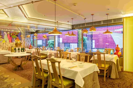 Royal Mandarin Interior