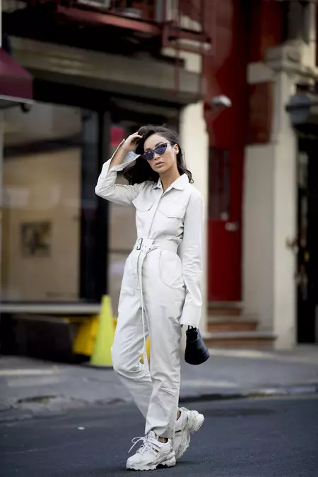 Miasa amin'ny Jumpsuit Trendy