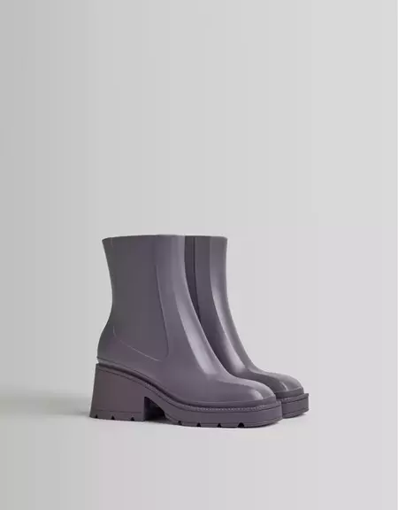 Bershka Rubber Ankle Boots 01