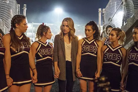 Dare Me Netflix Series Cheerleaders Retame 5