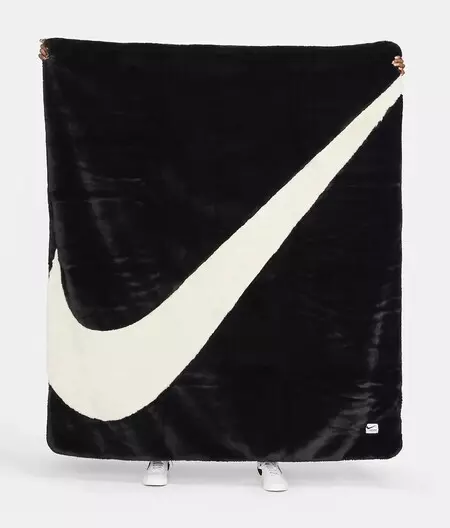 Nike teppi