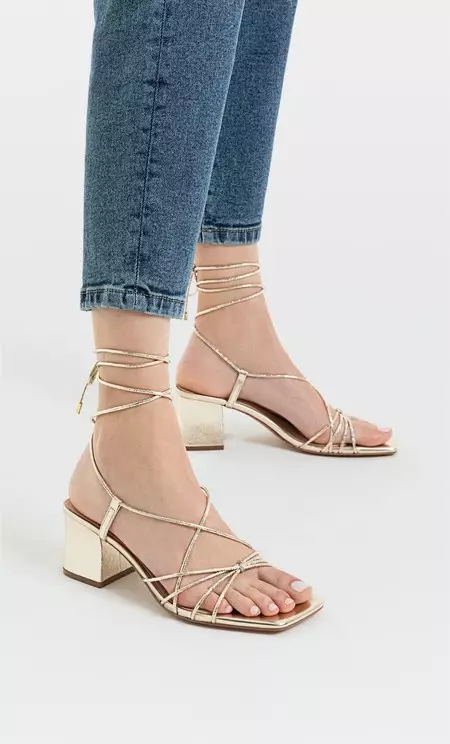 Sandalias Primavera 2020 Stradivarius 02