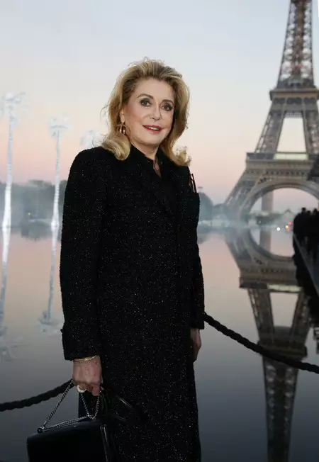 catherine deneuve leilão roupas yves saint laurent