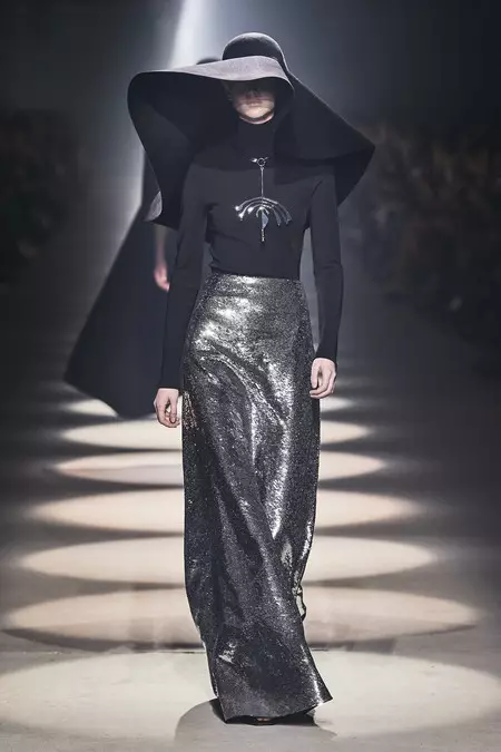 Givenchy مني ژمی 2020 21