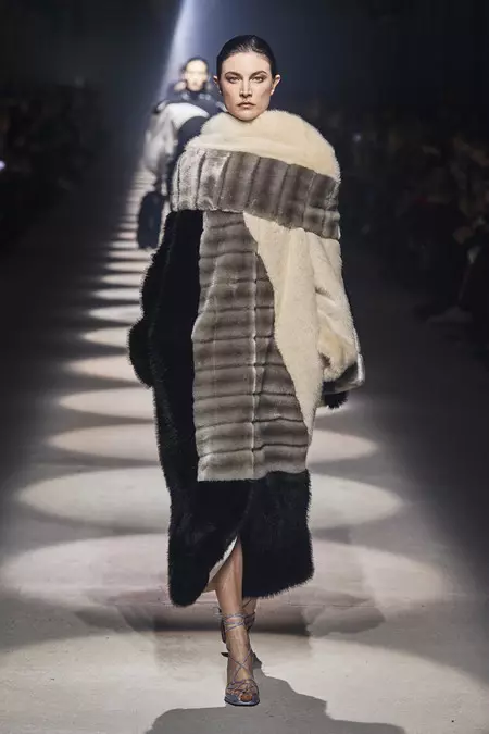 Givenchy مني ژمی 2020 21