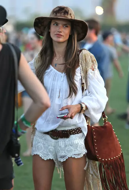 Best Historic Coachella Looks ០៧