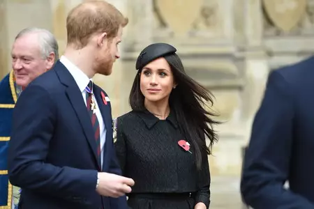 Meghan Markle Mane na Headpiece1