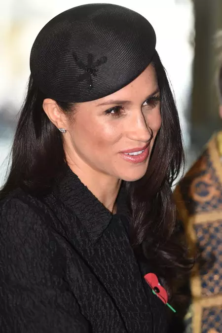 Meghan Markle Mane na Headpiece2