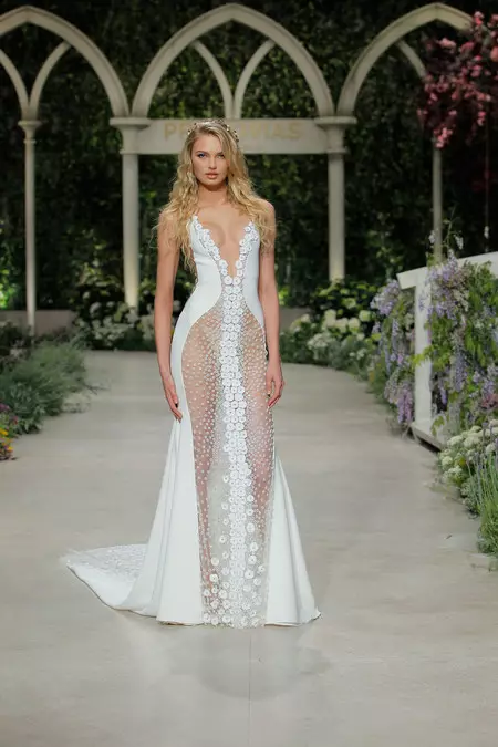 Pronovias Modeskou Romee Strijd