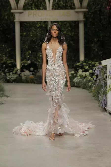 Pronovias moteshow Cindy Bruna