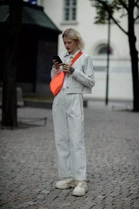 Neontaschen im Streetstyle