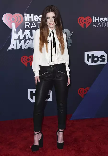 röda mattan iheartradio musikpriser röda mattan Sydney Sierota