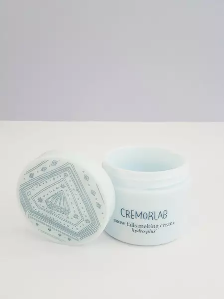 Cremorlab Snowfalls 750x1000