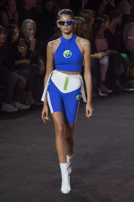 kaia gerber gwaride nyfw fenty x puma