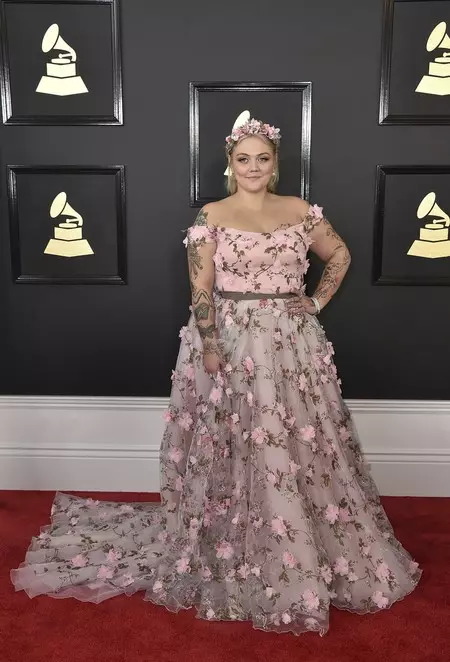 Grammy Curvy 3