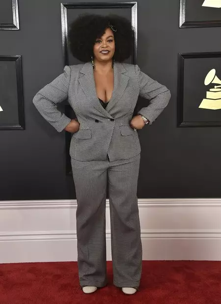 Curvy Grammy 1