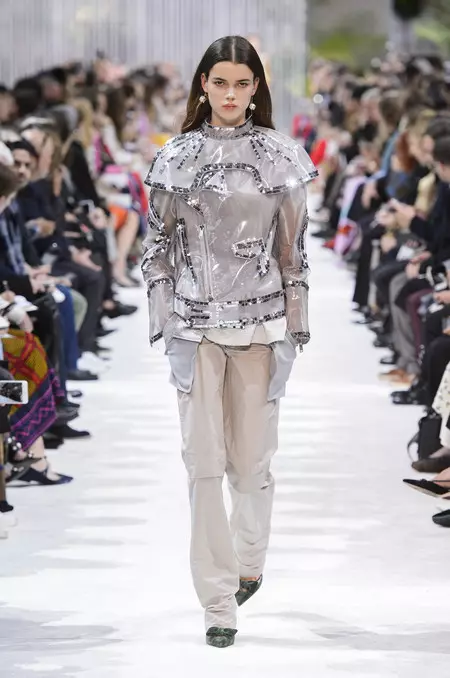 valentino göster paris moda haftası ilkbahar yaz 2018 ss18