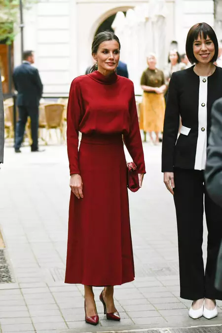 Queen letizia ໃນສີແດງ