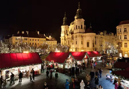 Marchnad Nadolig Sgwâr yr Hen Dref Prague