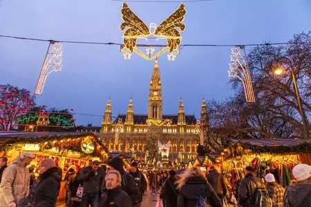 Marchnad Draddodiadol Christkindlmarkt Fienna