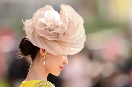 Ascot prašnjavo ružičasti fascinator