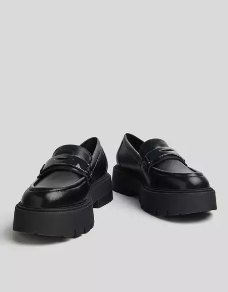 Loafers Bil-Kalzetti Fl-Istil tat-Triq