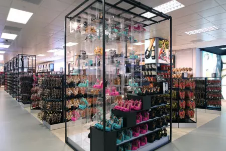 Primark akpụkpọ ụkwụ Plenilunio Madrid ụlọ ahịa