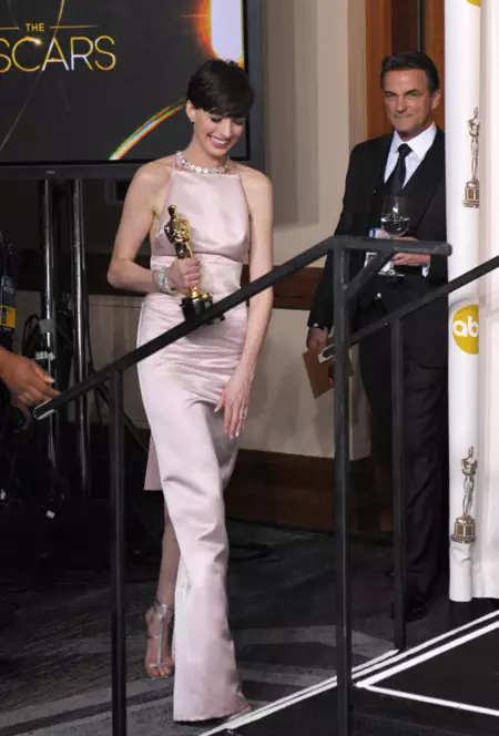 hathaway oscars 2013