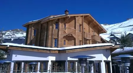 Hotel El Lodge në Sierra Nevada Pamje nga Tarraca