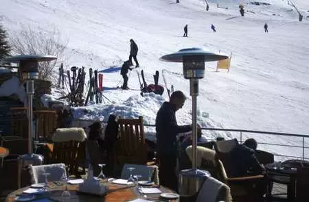 Hotel El Lodge në Sierra Nevada Tarraca në këmbët e shpateve