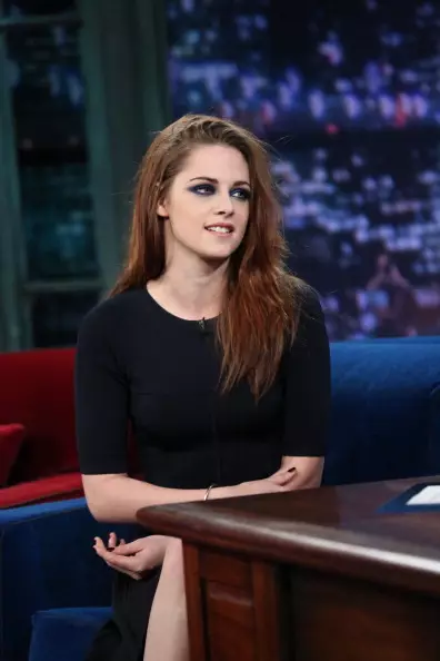 Kristen Stewart waxay la socotaa Jimmy Fallon