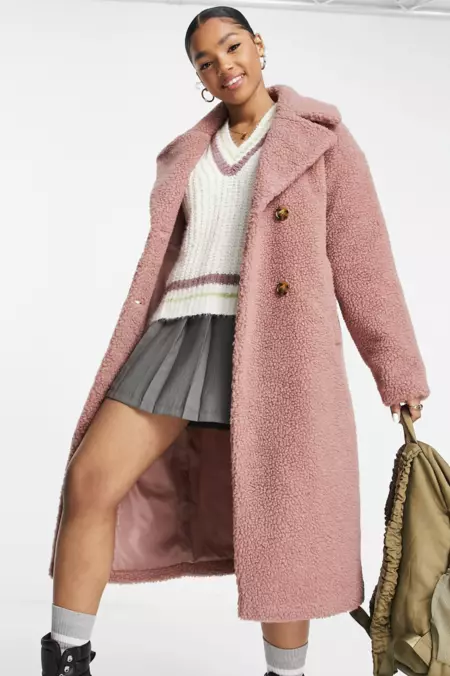 Pink Sherpa Coat ដោយ Urbancode