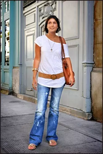 Looks d'entretemps vists al carrer jeans