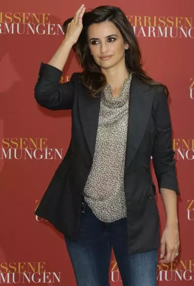 Stil Penélope Cruz u staroj Evropi: povratak na crveni tepih 86120_2