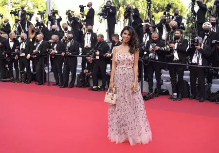 Reem Kherici reade tapyt cannes 2021